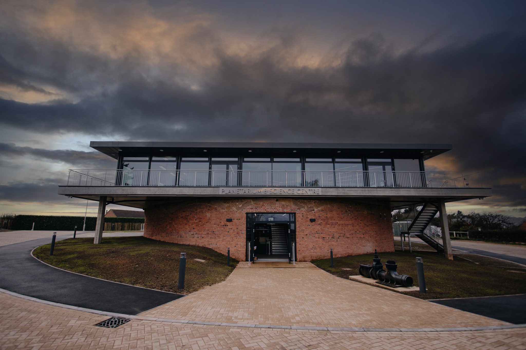 Construction of World-Class Nottinghamshire Planetarium now complete ...